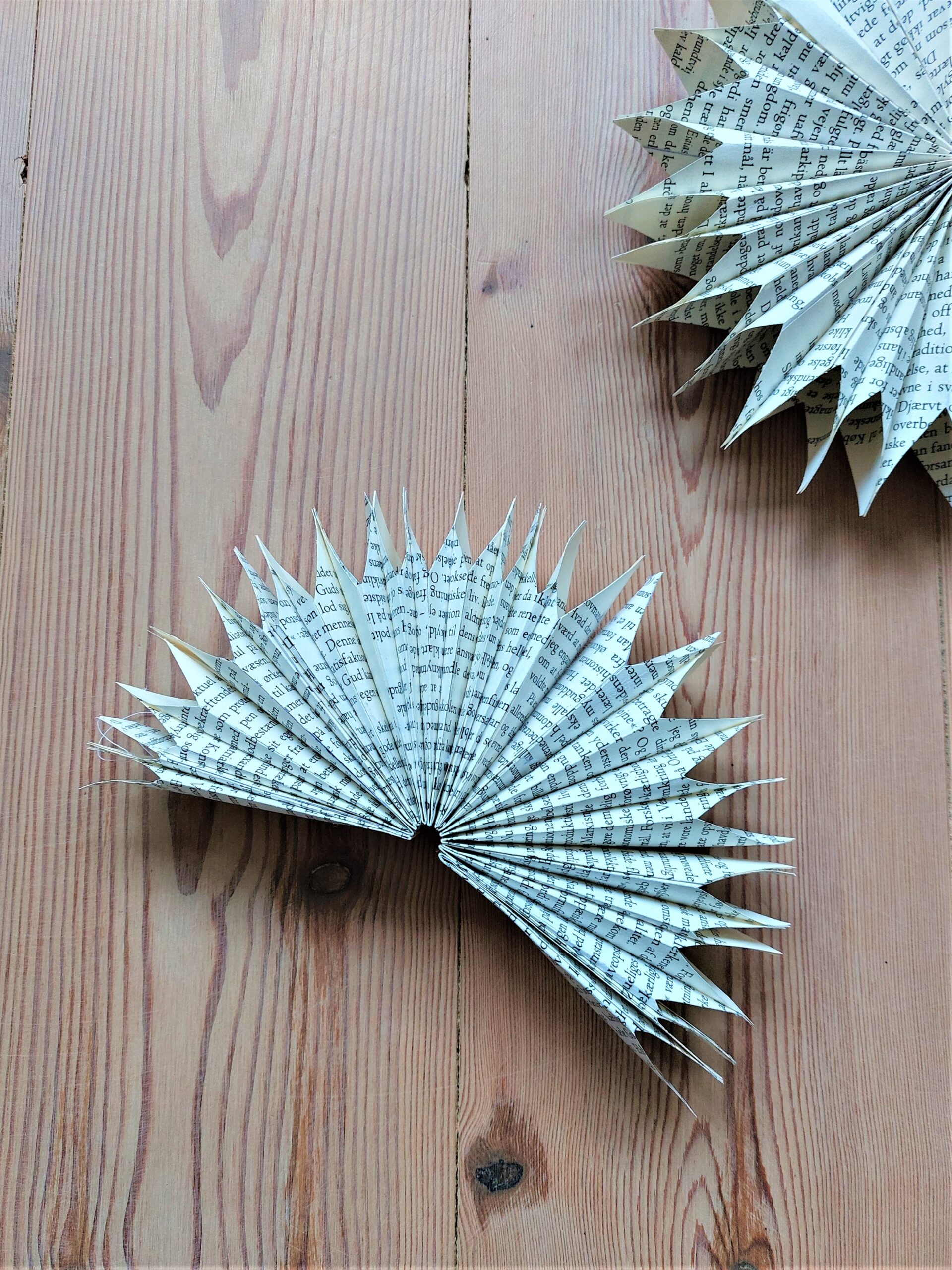 Julestjerne af gamle bogsider - Grønfidus.dk